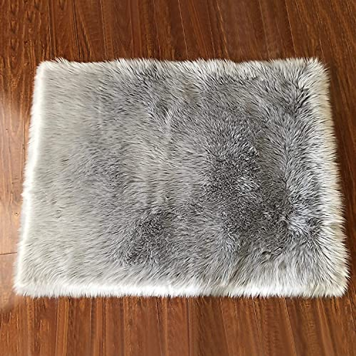LAMBZY '' Lena Collection '' Faux Sheepskin Super Soft Hypoallergenic Rectangular Area Rug Plush Fur Premium Shag (4'x6',120x180 cm, Gray)