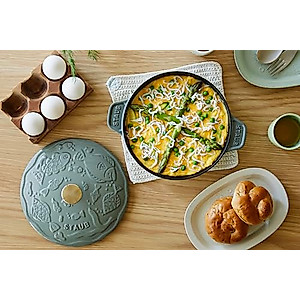 [STAUB x minä perhonen] staub hotplate ocean round 7.9 inches (20 cm) eucalyptus brass knob specification mina perhonen both hands cast enamel shallow type induction compatible [Japan official sale]