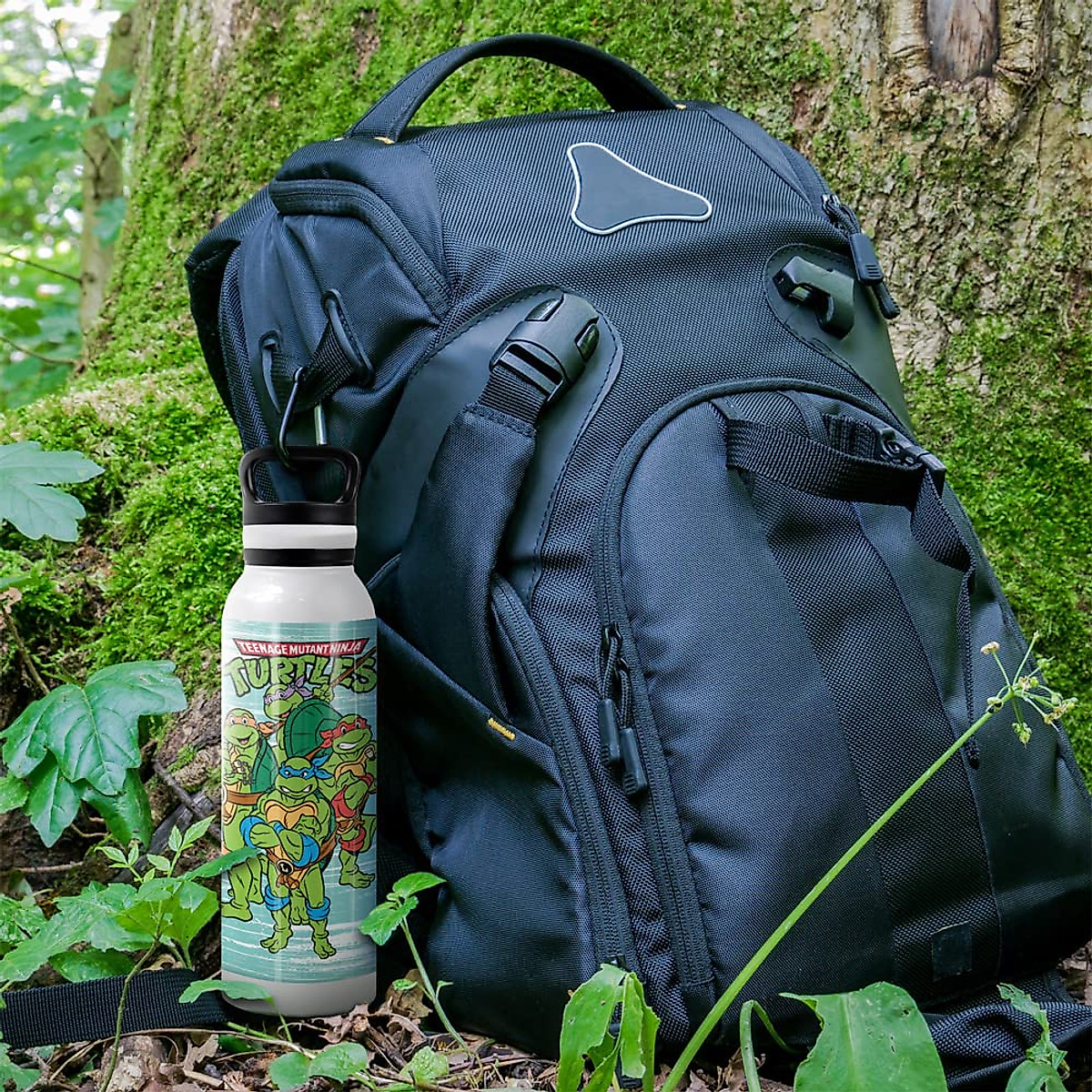 Teenage Mutant Ninja Turtles TMNT OFFICIAL TMNT Turtle Group 24 oz Insulated Canteen Water Bottle, Leak Resistant, Vacuum Insulated Stainless Steel with Loop Cap