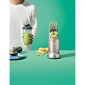 NutriBullet Pro - High-Speed Blender/Mixer System with Hardcover Recipe Book Included (900 Watts) (Renewed)
