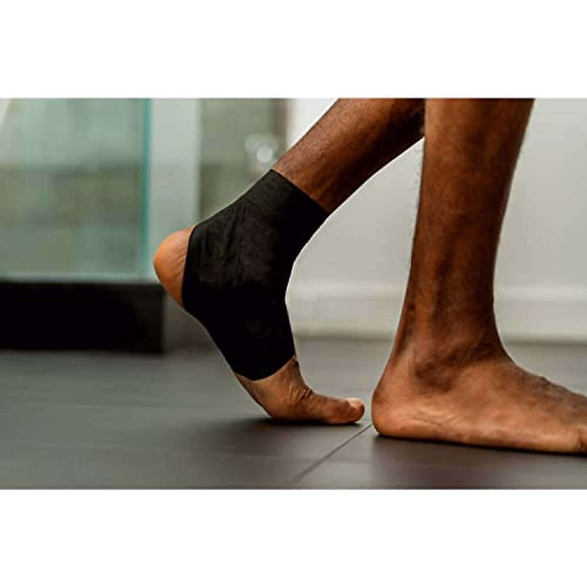 Ace Brand Sports Tape, Black, 1.5 Inch X 10 Yard, 18.10 Pound, 289.6 Ounce (Pack of 18)