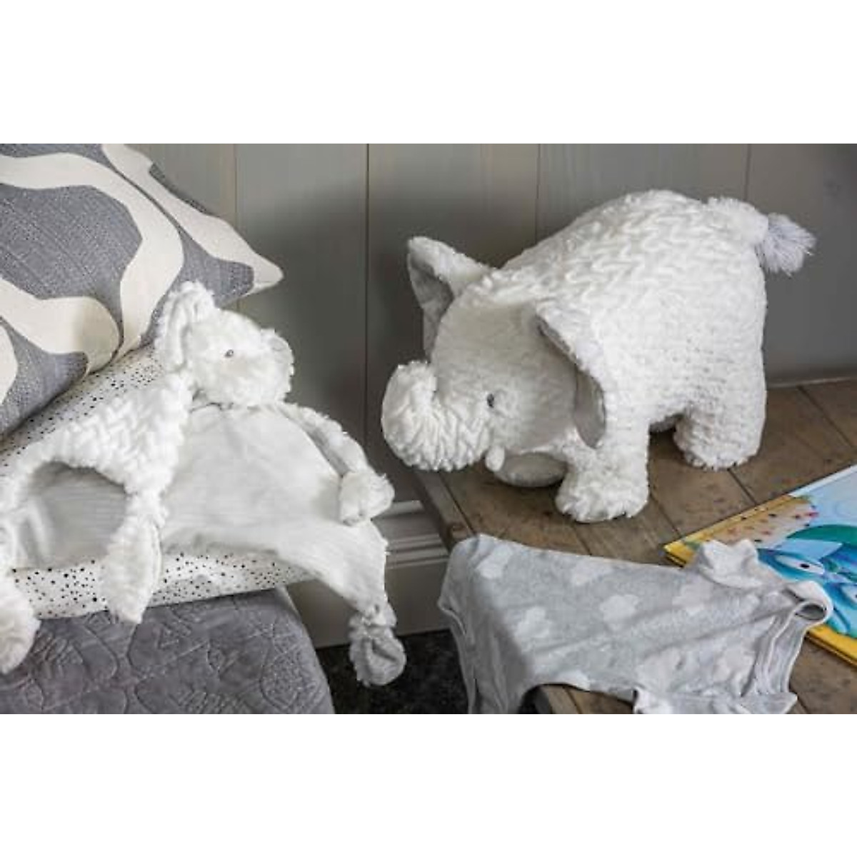 Mary Meyer Afrique Elephant Character Blanket, Small (42056)