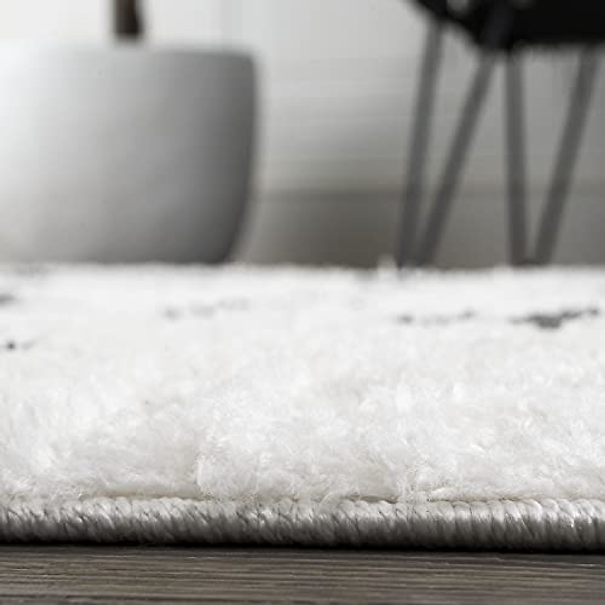 JONATHAN Y MOH403A-3 Cristo Berber Geometric Shag Indoor Area-Rug Bohemian Contemporary Easy-Cleaning Bedroom Kitchen Living Room Non Shedding, 3 X 5, White/Black