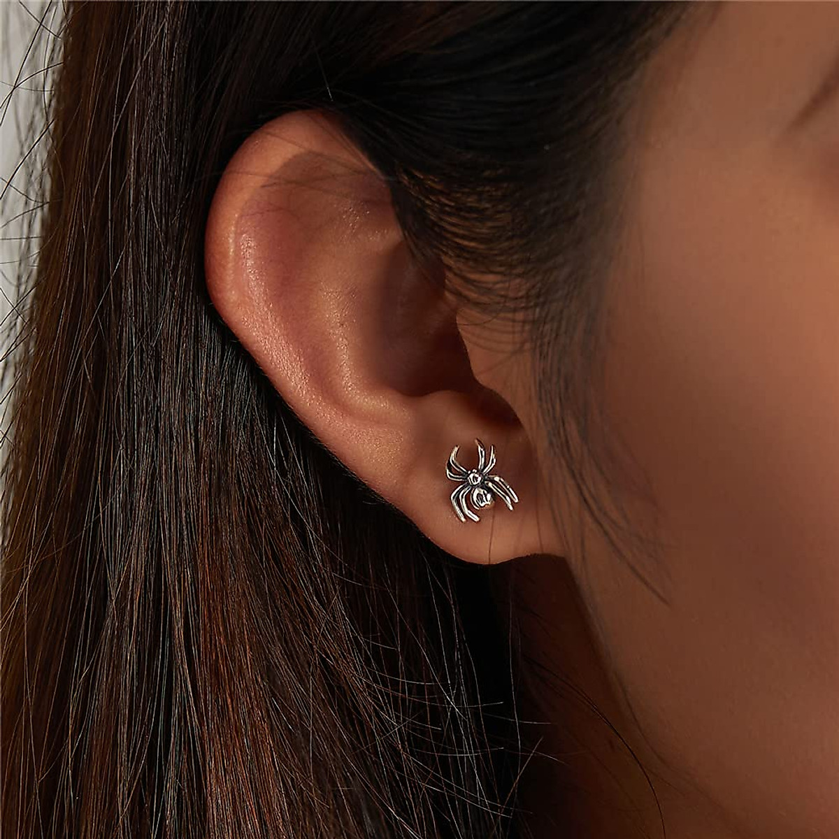 Vintage Spider Stud Earrings for Women Girls 925 Sterling Silver Hypoallergenic Halloween Small Animal Pet Cartilage Tragus Post Creative 3D Jewelry Unique Gifts for Friend