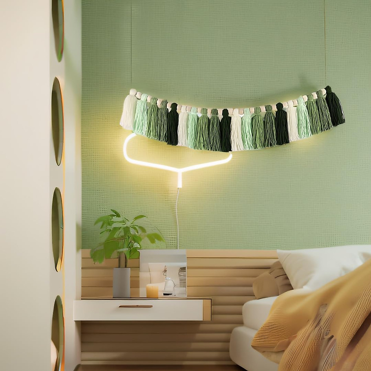 Christmas Tassel Garland with Wood Bead Jungle Leaves Garland Banner for Classroom Party Nursery Kids Bedroom Room Wall Birthday Baby Shower Wedding Decor (E)