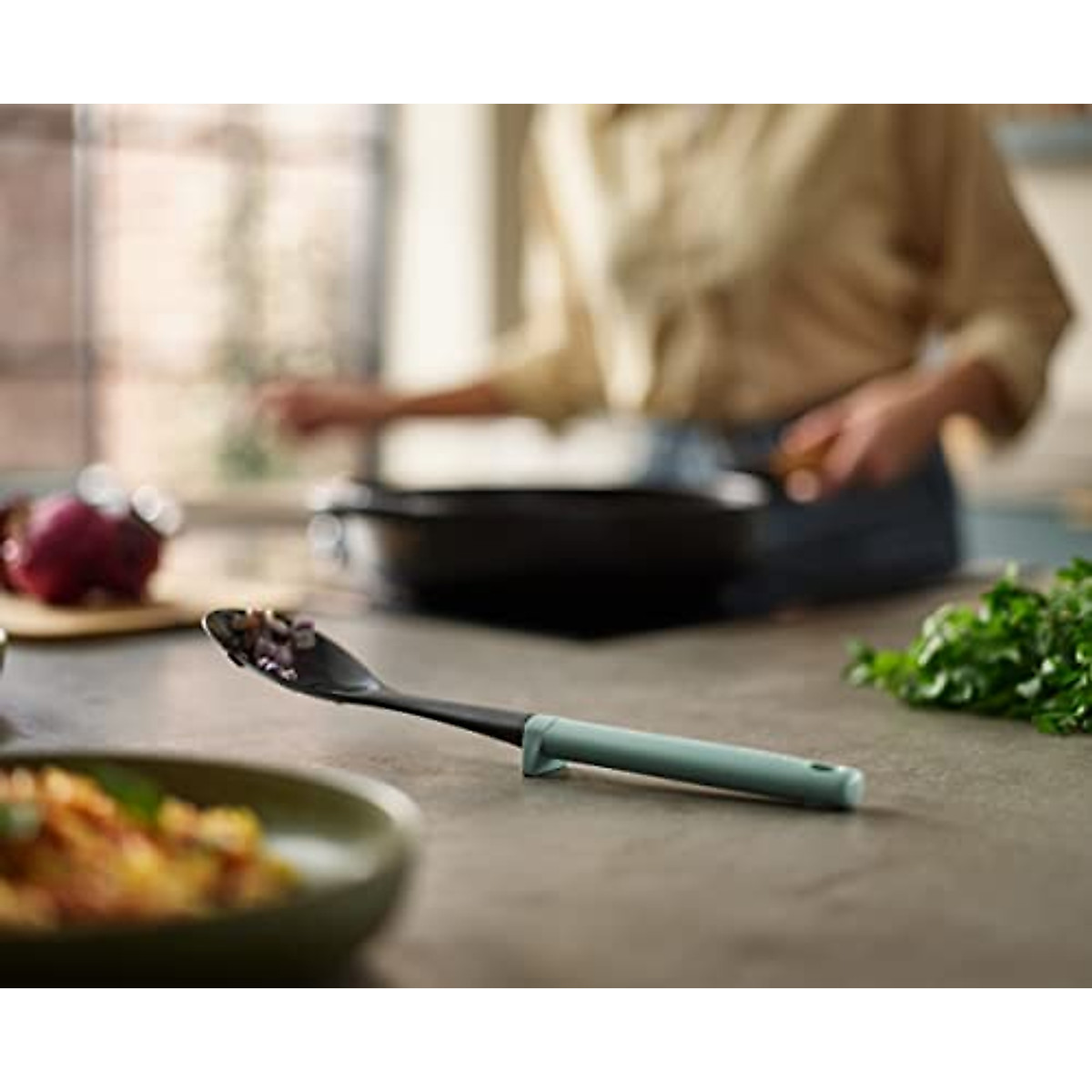 Joseph Joseph Duo Solid Spoon with Integrated Tool Rest Hygienic Design, Heat-Resistant Nylon Head, Ideal for Non-Stick Cookware, Opal