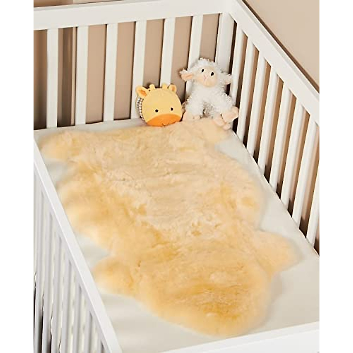 HUAHOO Premium Baby Sheepskin Rug Babycare Nursery Rug 100% Natural Lambskin Blanket Short-Shorn Wool Sleep Pad Medical Sheepskin Hospital Bed Mattress Topper (Beige, Single Pelt 2.5ft x 3.5ft)