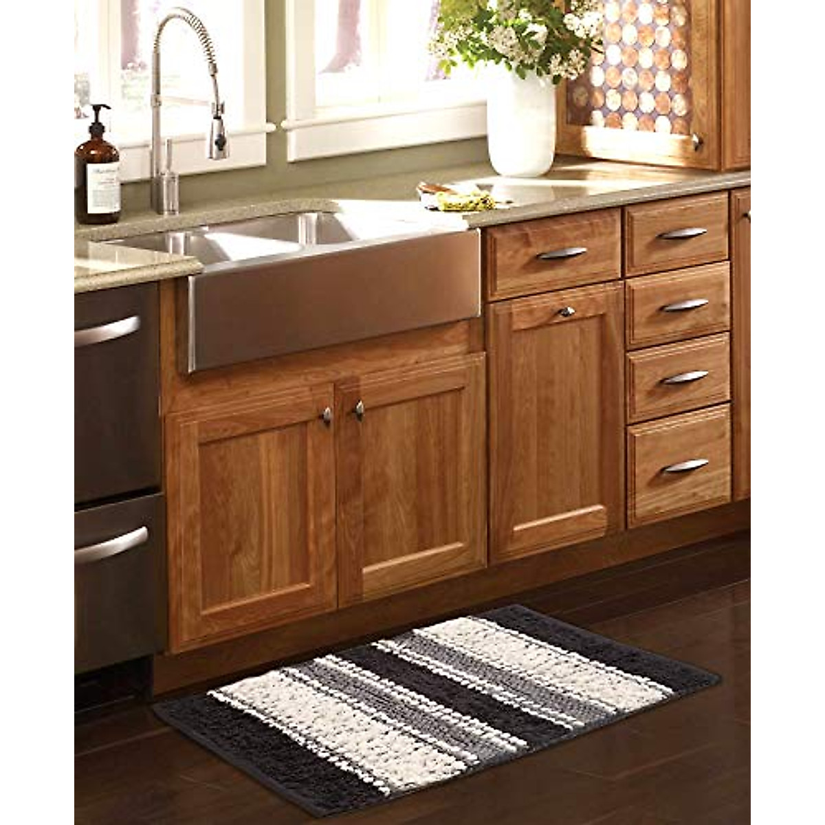 Chenille Bath Rugs Extra Soft and Absorbent, Bath Rugs for Tub Bathroom Shower Mat,Machine-Washable Durable Thick Area Rugs 20" x 32" Charcoal,Unique For Bedroom, Living Room, Kitchen,Nursery and more