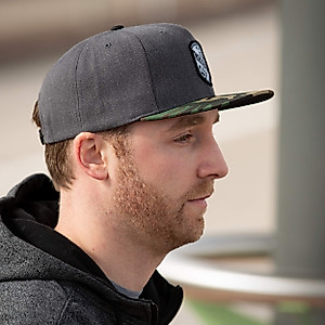 Richardson Unisex 511 Flatbill Trucker Adjustable Snapback Baseball Cap, Solid Black, One Size Fits Most