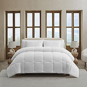 UGG 23742 Aimee Full-Queen Basic Comforter Hypoallergenic Lofty Fill Quilted Blanket Machine Washable 90 x 92-inch Box Stitched Down Alternative Comforters, Full/Queen, Bright White
