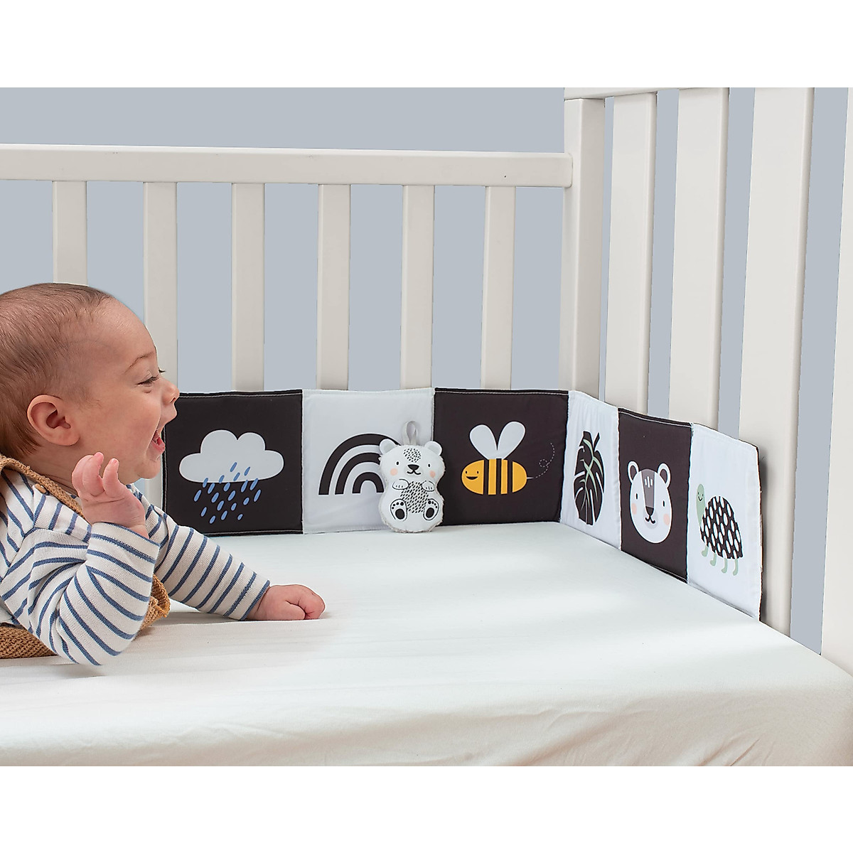 Newborn Infants 0-6 Soft Activity Book Black & White High Contrast Baby Book Infant Sensory Toys Tummy Time Soft Cloth Books Babies Textured Fabric Crinkling Shapes Patterns 0-12 Months Newborn Toys