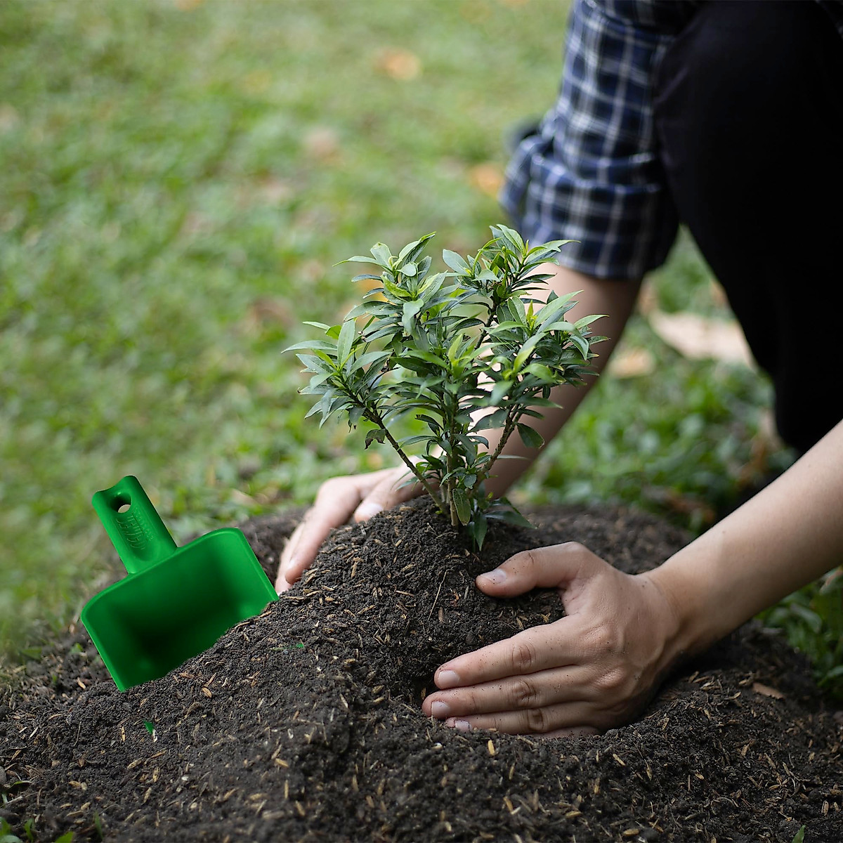 Vikan Remco 63002 Color-Coded Plastic Hand Scoop - BPA-Free Food-Safe Kitchen Utensils, Restaurant and Food Service Supplies, 16 oz, Green