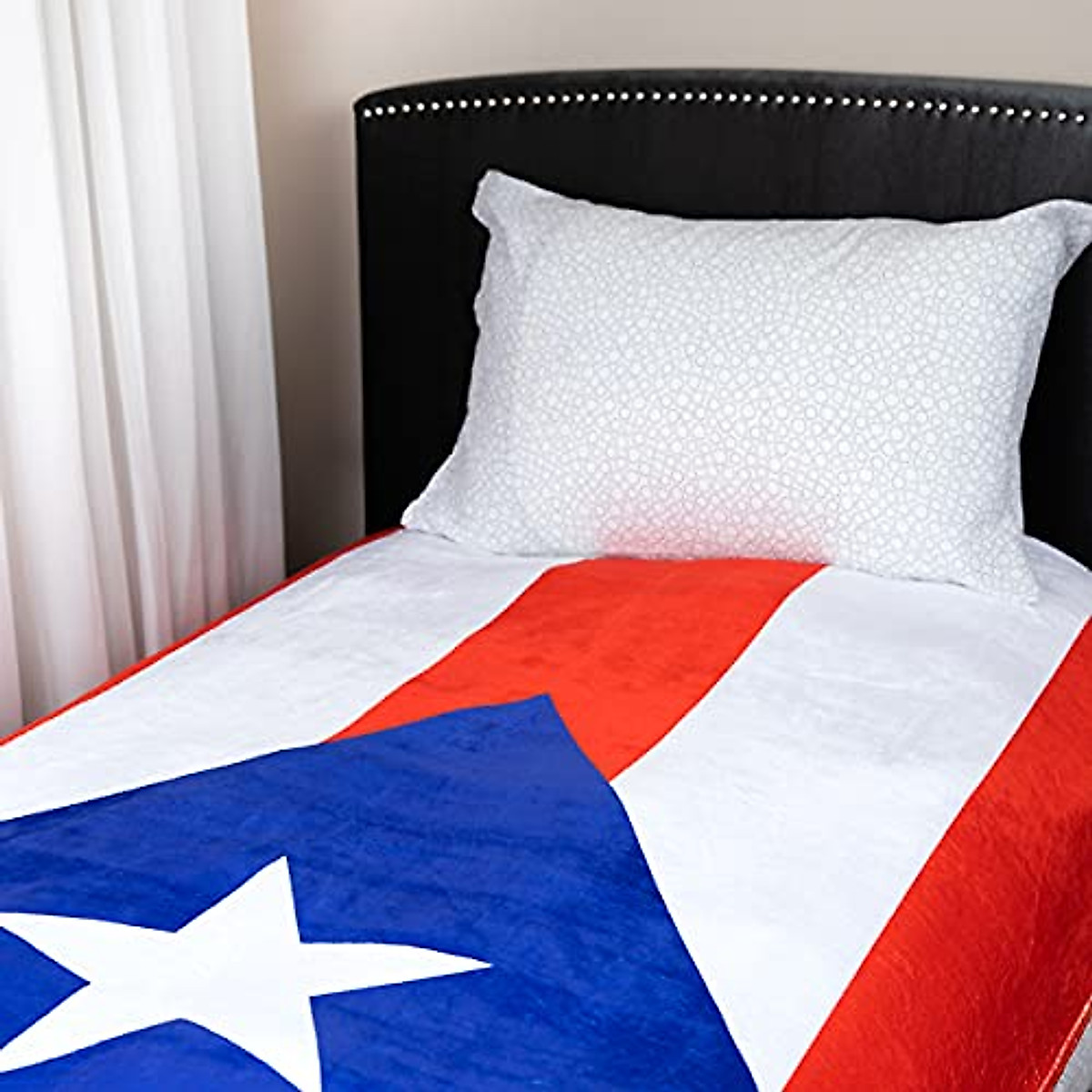 Puerto Rico Flag Throw Blanket, Super-Soft Extra-Large Puerto Rican Flag Blanket for Men, Women, Teens and Children, Cute Fleece Puerto Rico Blanket (50in x 60in) Warm and Cozy Throw for Bed or Couch
