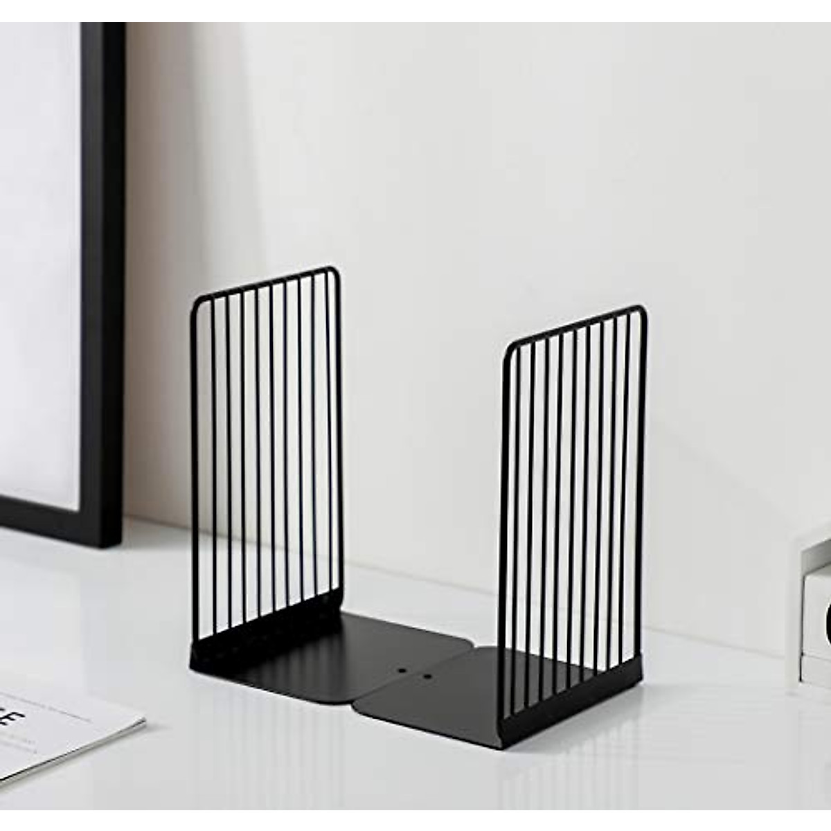 JIARI Book Organizer Bookends Book Ends, Bookends Supports Non Skid Book Stoppers Book Shelf Holder,Book Stand for Shelves Bookshelf Office School Library 1Pairs (Beeline Black)