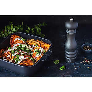 Peugeot - Paris u'Select Manual Pepper Mill - Adjustable Grinder - Beechwood, Graphite Finish 8.67in.