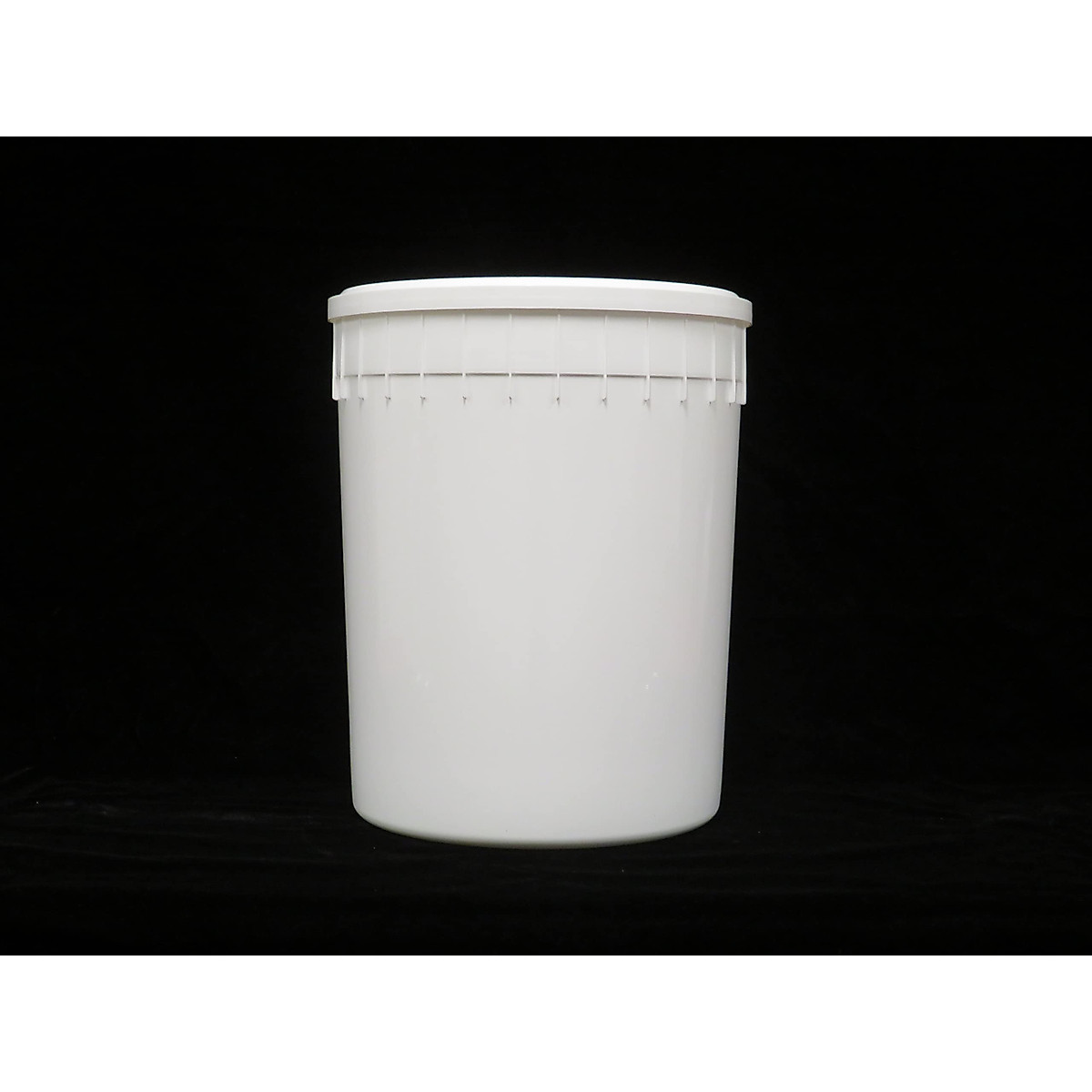 3 Gallon Plastic Ice Cream Container with lids (32), White