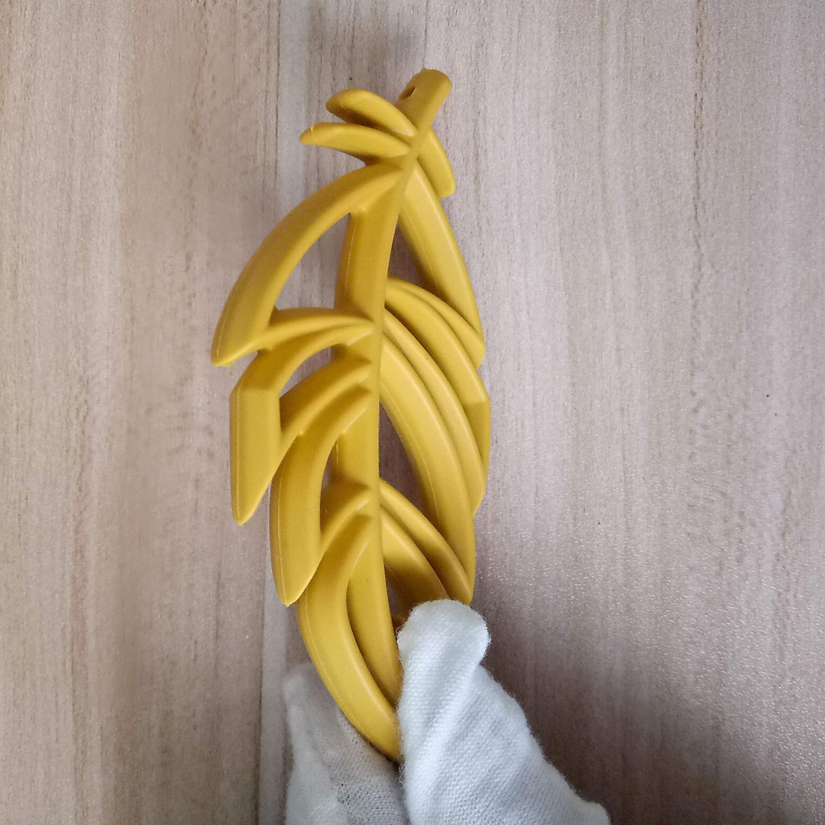 Chew Necklaces for Sensory Kids Adults, Baby Teething Leaf Beads Necklace,Chewy Silicone Leaf Teether BPA-Free,1 Pack