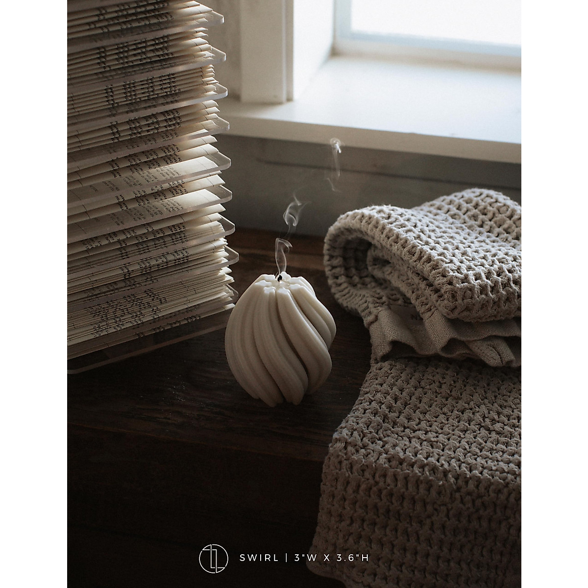 LAWA Swirl Candle - Beautiful Handmade Pillar Scented Soy Wax Twirl Candle Elegant Bubble Aesthetic Candle Housewarming Gift Home Room Shelf Decor Idea Spiral Candle White (Small)