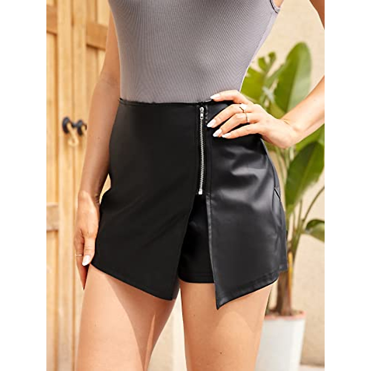 MakeMeChic Women's Faux Leather Shorts Zipper Front Split PU Leather Skorts Regular Black L
