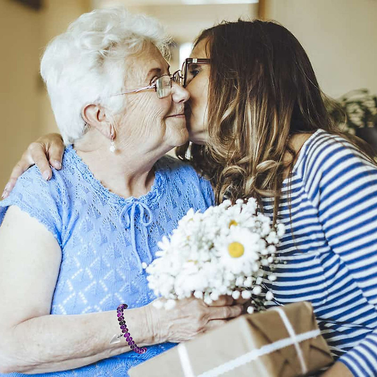 70th Birthday Gifts for Women, Amethyst Beads Birthday Bracelet for Woman Truning 70 Years Old Jewelry Gift for Her Women Mom Sister Best Friend Wife Grandmother Birthday Gifts（Amethyst）