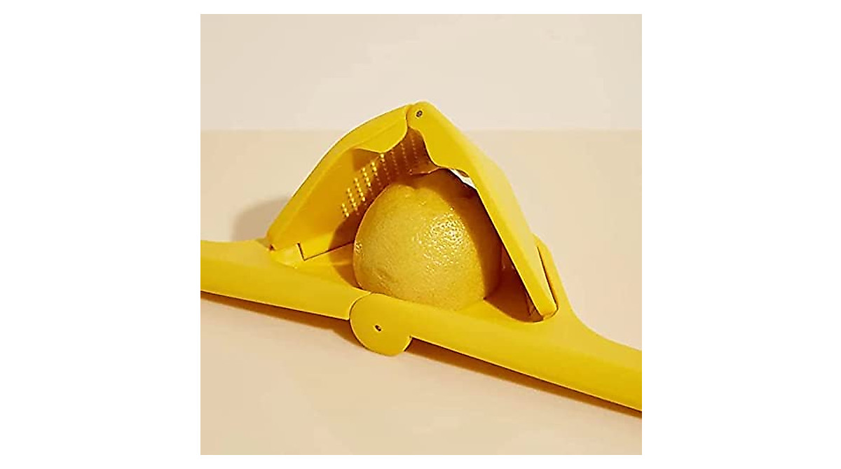 Effortless Lemon Squeezer - Ergonomic Citrus Juicer