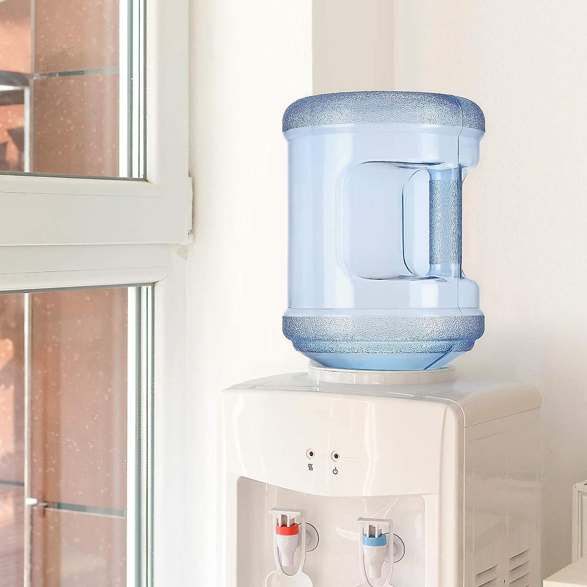 INOOMP 2 Pieces Water Bottle Water Jug Round Plastic Water Bottle with Handle Reusable Leak Proof Water Bottle for Gym Sports Office Daily Cold Liquids Drinking Use, Blue (1 Gallon)