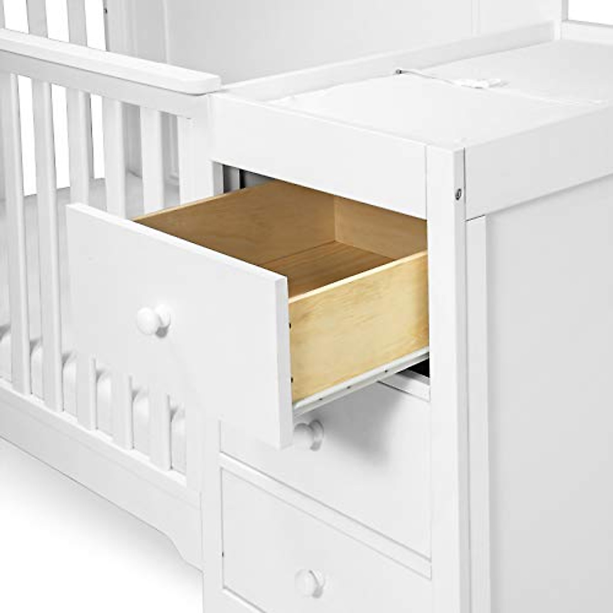Carter's by DaVinci Dakota 4-in-1 Crib and Changer Combo in White