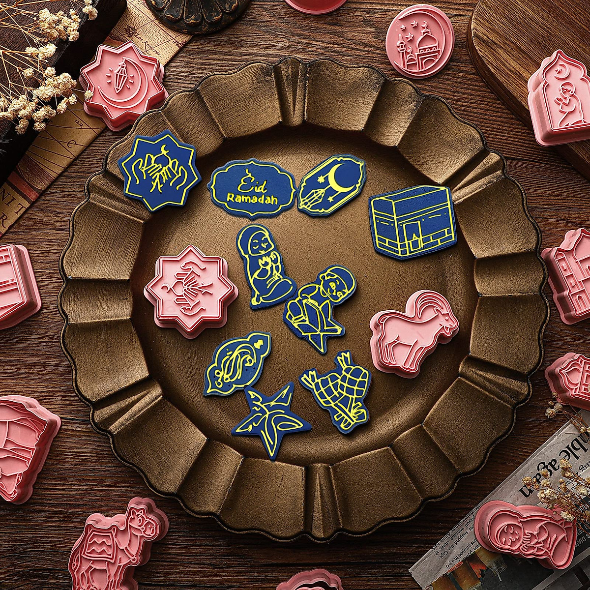 24 Pcs 3D Plastic Eid Mubarak Cookie Cutter Set Plunger Stamp Islamic Muslim Cookie Cutters Pink Baking Ramadan Gift Mosque Lantern Moon Embossed Fondant Mold Islamic Star Camel Biscuit Cutters