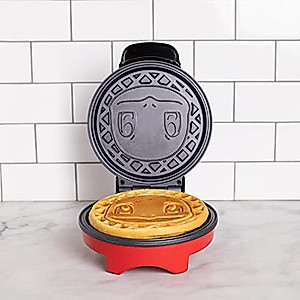 Uncanny Brands Pokémon Squirtle Waffle Maker - Make Bounty Squirtle Waffles - Kitchen Appliance