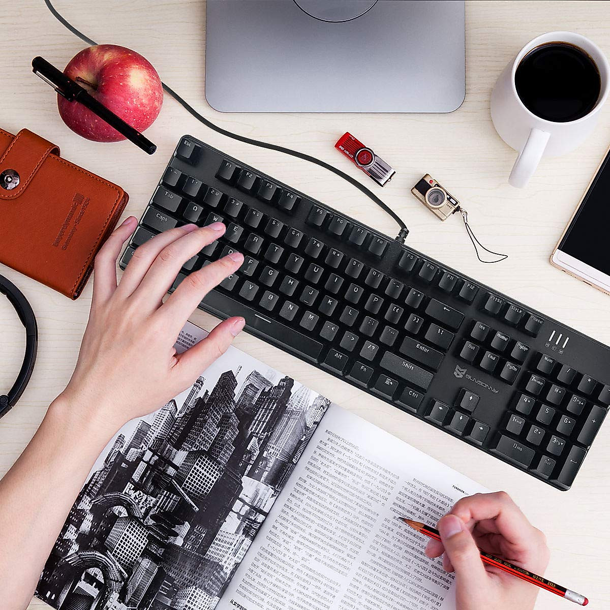 Merdia Mechanical Keyboard Gaming Keyboard | Brown Switch White Backlit Keyboard | 104 Keys US Layout | Wired Gaming Keyboard | Hot Swappable Mechanical Keyboard | PC Gaming Keyboards (Black)