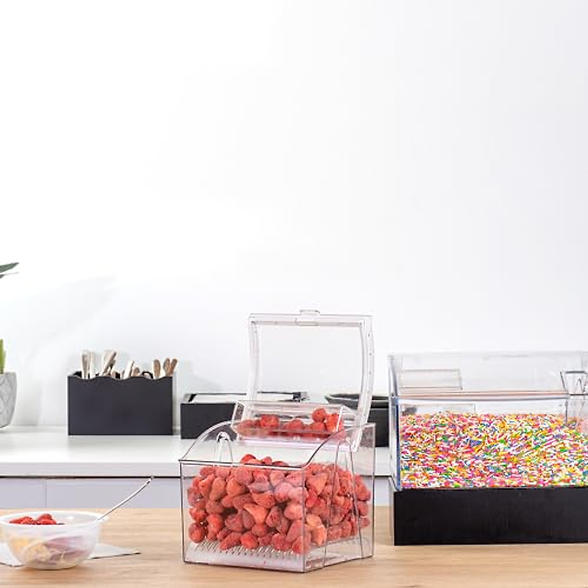 Restaurantware Met Lux 1.6 Gallon Food Storage Container, 1 Airtight Treat Box - With Scoop, Holds Up To 25 Cups, Clear Plastic Cereal Container With Lid, For Kitchen Or Pantry Organization