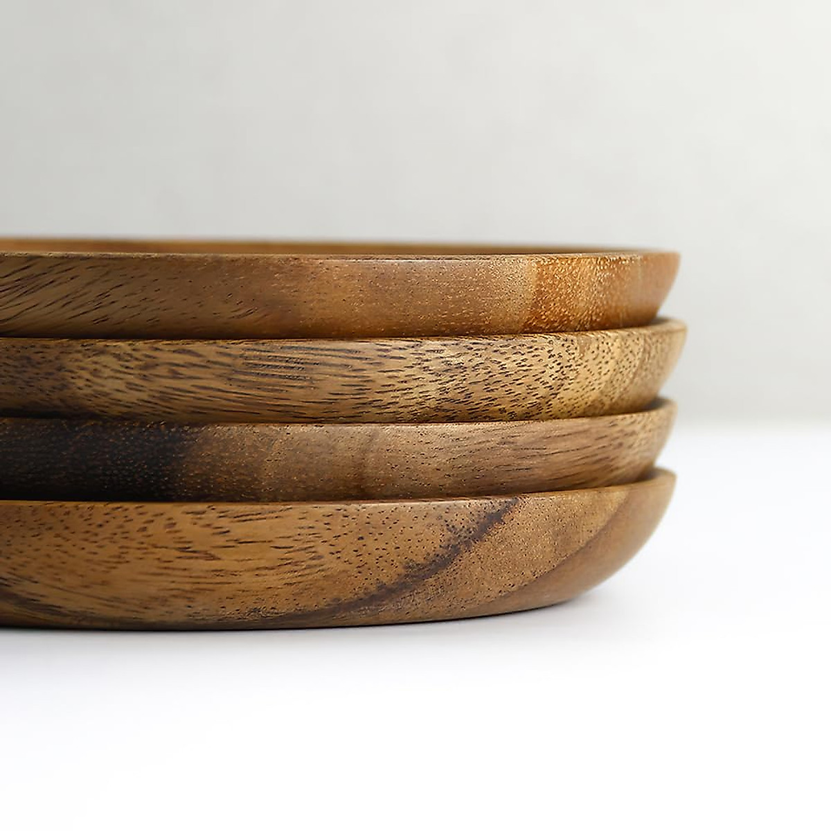 IQCWOOD Wooden Dinner Plates, 6 Inch Round Wood Plates Set of 4, Acacia Wooden Plates Round Tray Easy Cleaning Serving Platter for Food Dessert Salad Plate Fruit Platters