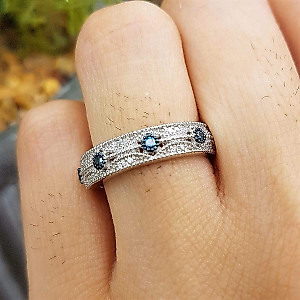 Dazzlingrock Collection 0.15 Carat (ctw) Sterling Silver Round Blue & White Diamond Ladies Vintage Wedding Band, Size 4