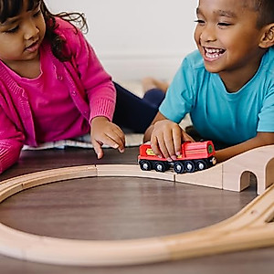 Melissa & Doug Classic Wooden Figure Eight Train Set (22 pcs)
