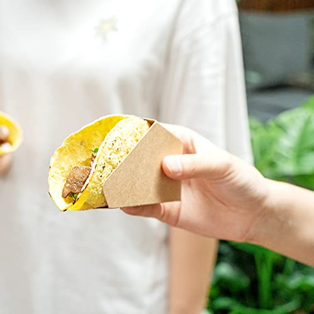 Restaurantware Bio Tek Kraft Paper Small Taco Holder - Greaseproof - 4" x 1 1/4" x 2 1/4" - 200 count box