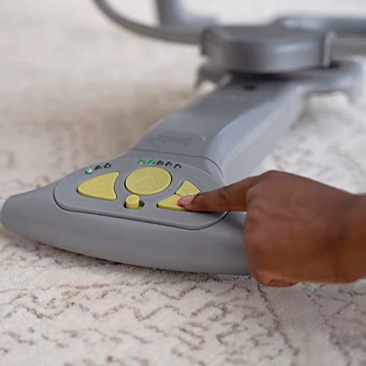 Ingenuity 5-Speed Portable Baby Swing with Music, Nature Sounds & Battery-Saving Technology - Hugs & Hoots, Swing 'n Go, 0-9 Months