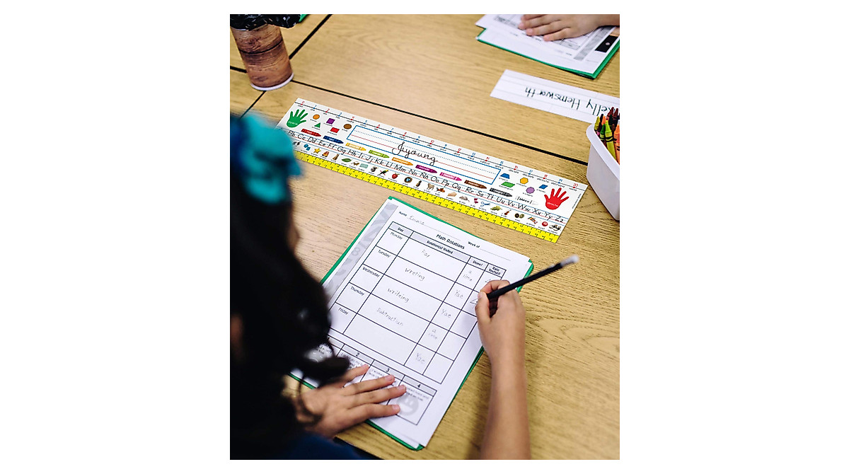 Spanish Name Plates for Classroom - Carson Dellosa 36 Pcs