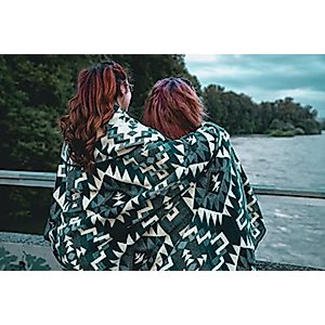 QISU Wool Blanket Throw | Large, Beautiful, Warm, Variegated, Handmade in Ecuador by Local Artisans |94″ x 78″| Ultra-Soft, Hypoallergenic & Breathable | Non-Itchy or Scratchy Fabric (Shamrock Star)
