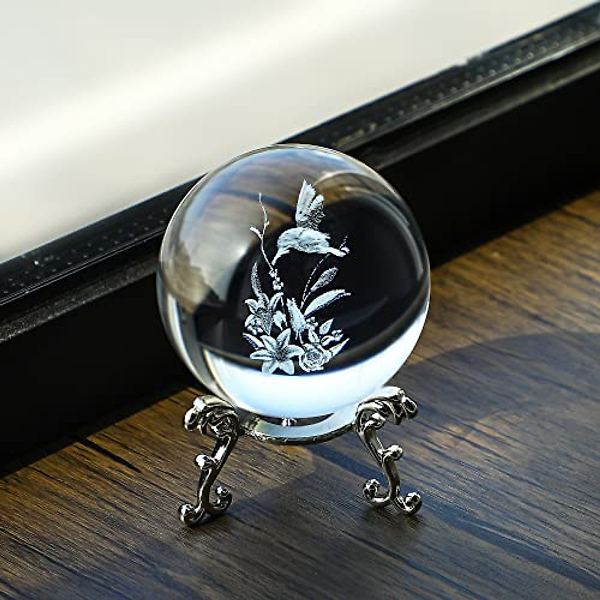 HDCRYSTALGIFTS 3D Hummingbird Crystal Ball Paperweight 60mm(2.3Inch) Laser Engraved Glass Sphere Display Globe Meditation Ball Home Decor with Metal Stand
