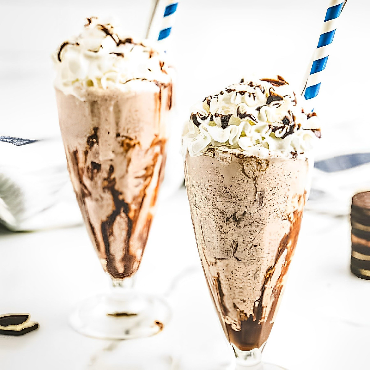 binsakao Milkshake Glasses Cups Soda Fountain with Spoons, Milk Shake, Ice Cream Soda Glass, 12-Ounce, Clear, Set of 2