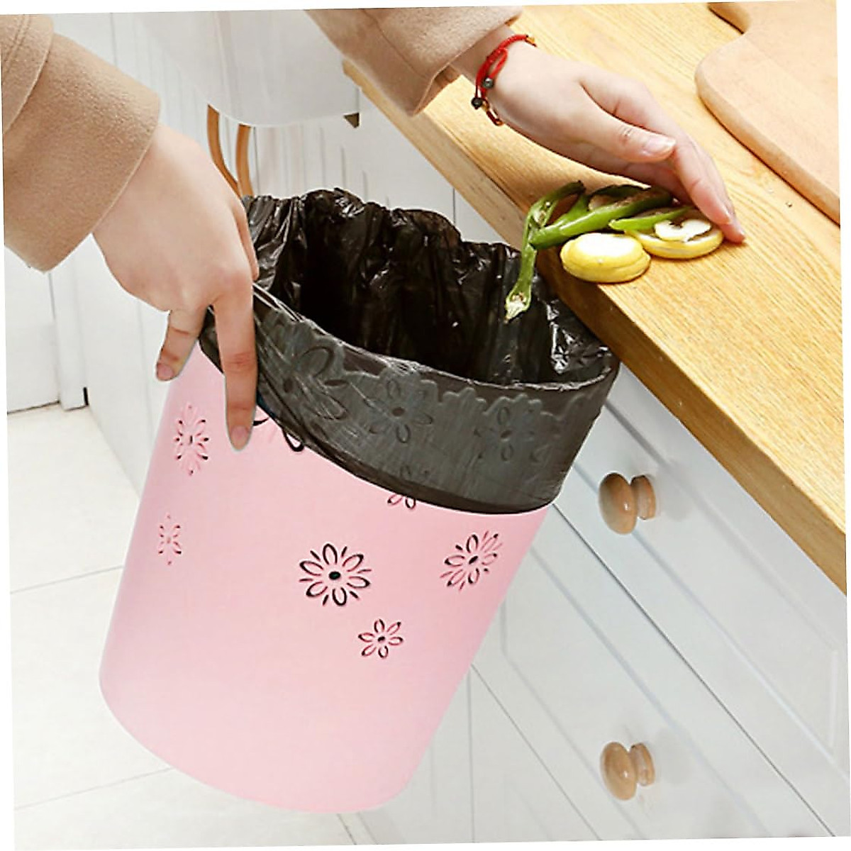 Comebachome Plastic Trash Can, Waste Paper Bin Flower Lace Waste Basket Round Rubbish Bin Hollow Garbage Can for Bedroom Bathroom Kitchen Office L