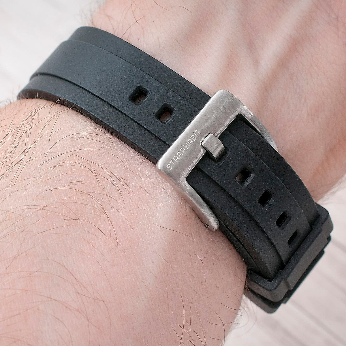 StrapHabit Quick Release Rubber Watch Strap Band FKM 20mm 22mm 24mm (Black, 22mm)