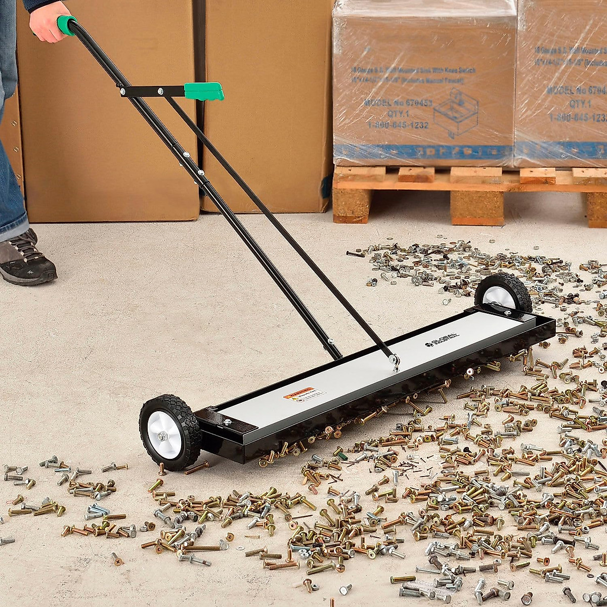 Global Industrial 42"W Heavy Duty Magnetic Sweeper With Release Lever