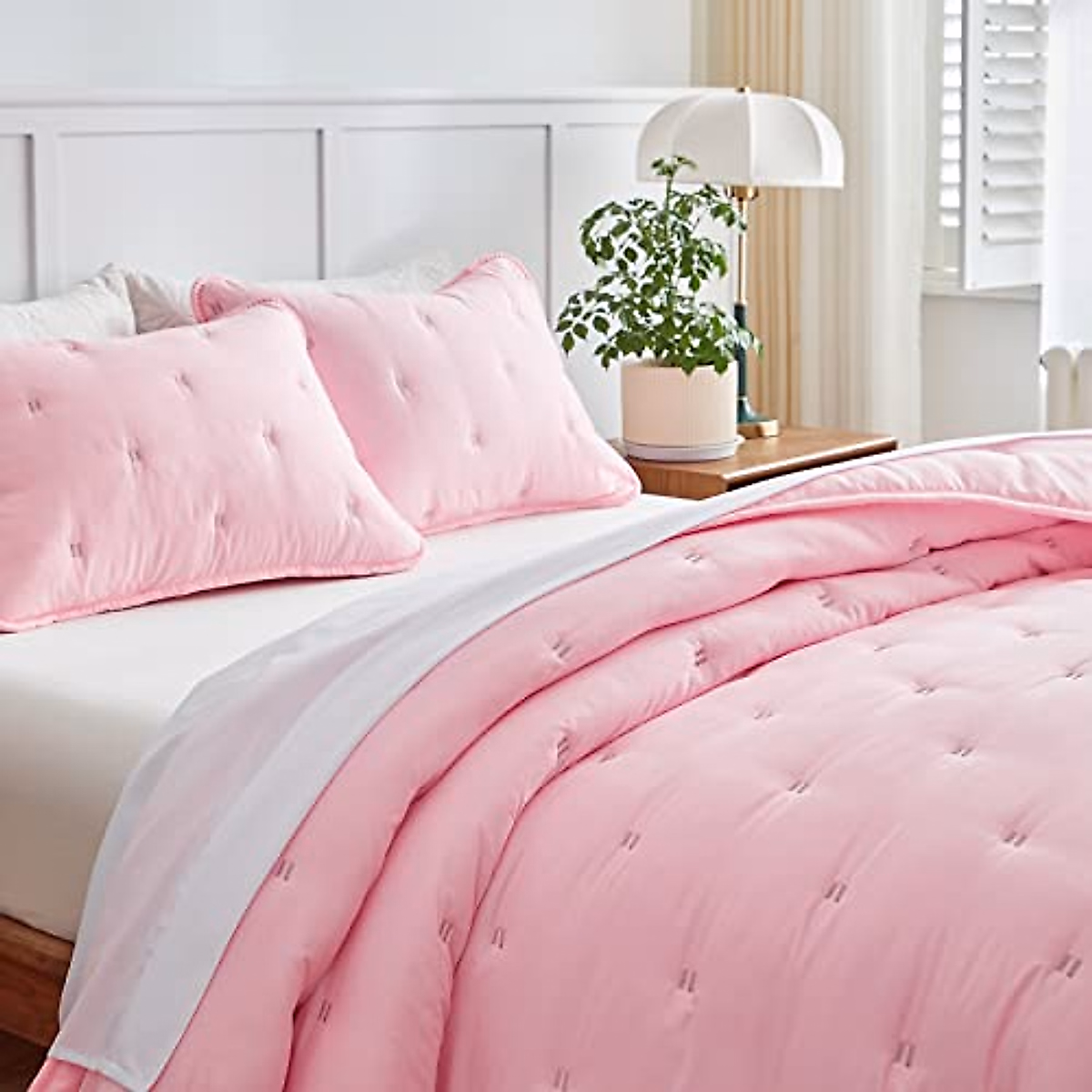 Joyreap 3 Pieces Quilt Set Queen Size Pink, Microfiber Lightweight Quilt Bedding Set, Bedspread Coverlet Bed Cover for All Season, 1 Quilt and 2 Pillow Shams- 90x90 inches