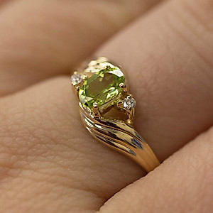 Direct-Jewelry 14k Yellow Gold Oval Peridot And Diamond Ring (Size 8)