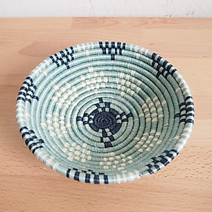 Small African Basket- Kayumba/Rwanda Basket/Woven Bowl/Sisal & Sweetgrass Basket/Blues, White