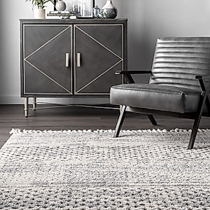 nuLOOM Lira Textured Geometric Tassel Area Rug, 4x6, Grey