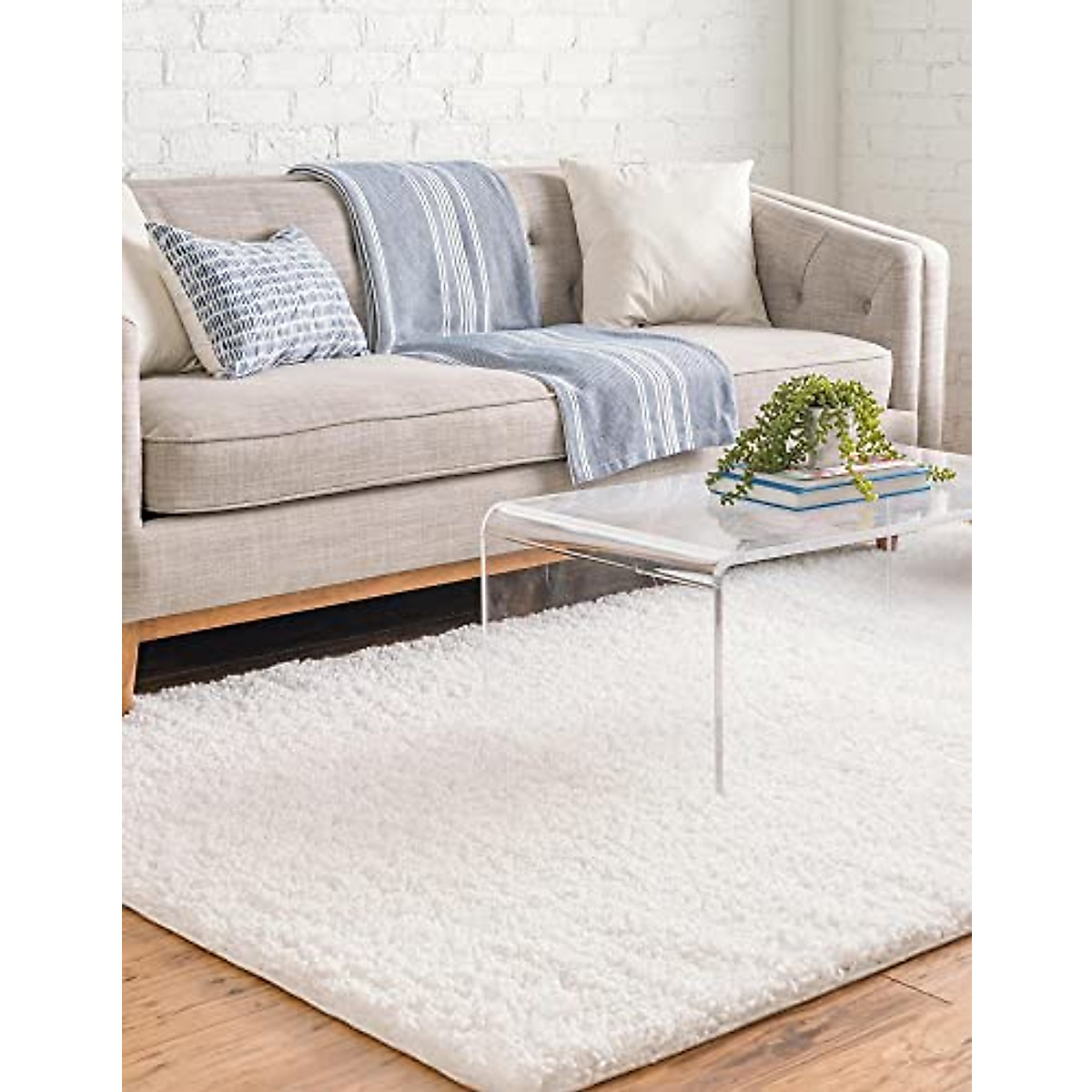 Rugs.com Zermatt Shag Collection Rug – 4' x 6' White Shag Rug Perfect for Entryways, Kitchens, Breakfast Nooks, Accent Pieces