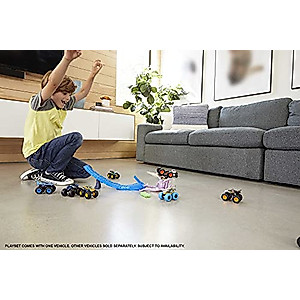 Hot Wheels Monster Trucks Octo-Slam Hero Playset with 1:64 Scale Die-cast Tiger Shark Vehicle, 2 Crushable Cars & Launcher, Gift for Kids Ages 3 to 8 Years Old