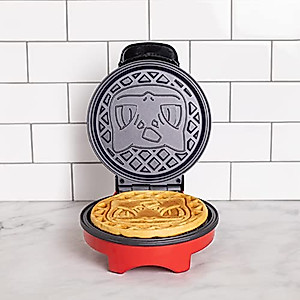 Uncanny Brands Pokémon Bulbasaur Waffle Maker - Make Bounty Bulbasaur Waffles - Kitchen Appliance